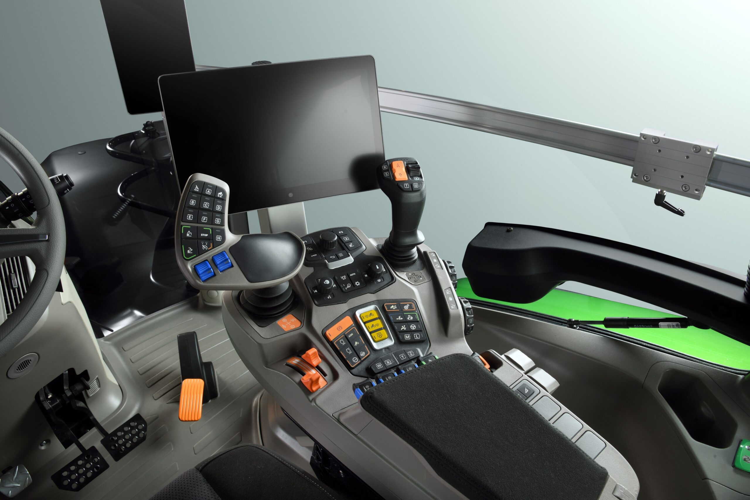 DEUTZ – FAHR 8340 TTV – Agroremont d.o.o.